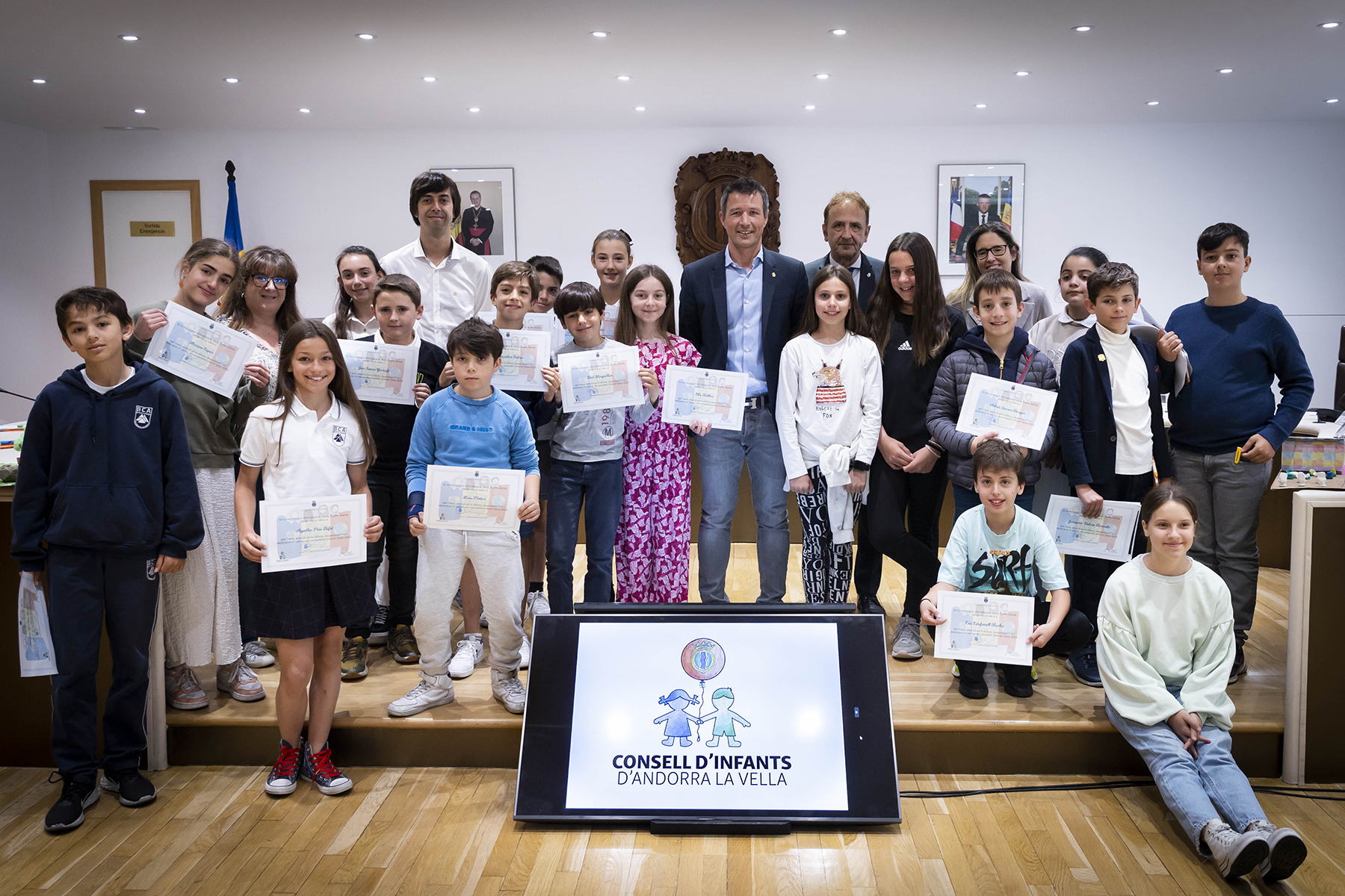 Un parc d’aigua, embellir els passos de vianants, un circuit ciclista i una biblioteca, algunes ...